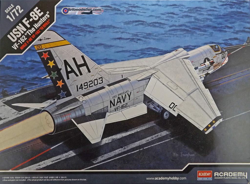 Vought F 8e Crusader Vf 162 The Hunters 1 72 Academy Kits
