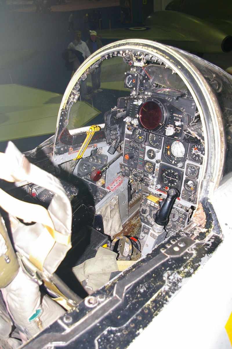 Did The Early Usn Phantom F 4b Have A Gunsight Aircraft Cold War