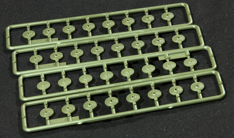 Soviet T-26 Light Infantry Tank Mod. 1935 (82496) 1:35 - Kits ...
