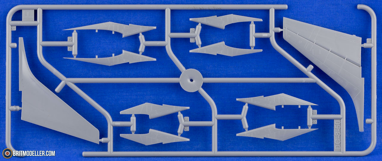 Douglas EC-24A Electronic Warfare Aircraft (X144006) 1:144 - Kits ...