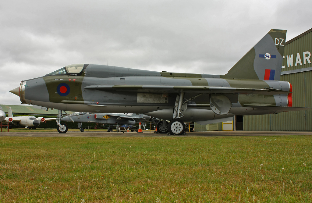 English Electric Lightning - T5 XS417 - Jet & Rocket engined Aircraft ...