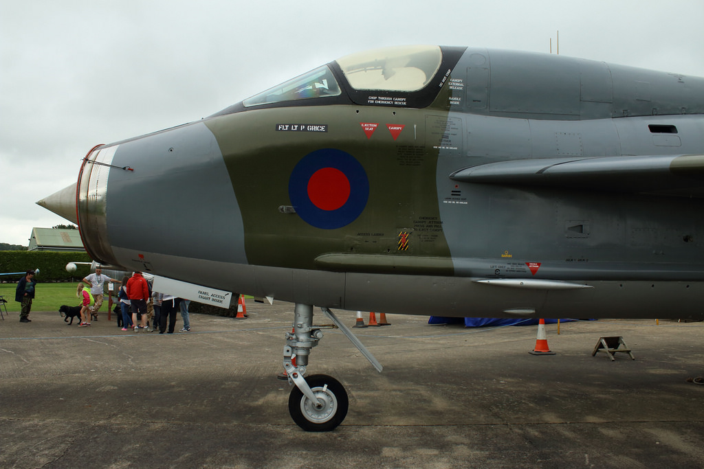 English Electric Lightning - T5 XS417 - Jet & Rocket engined Aircraft ...