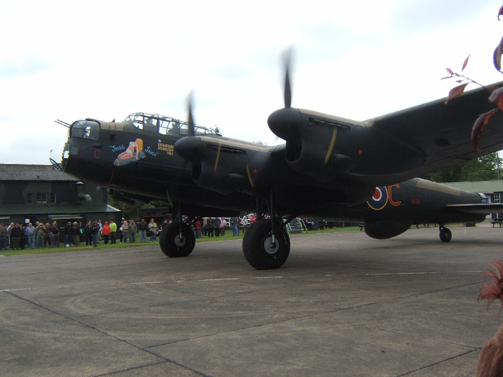 Avro Lancaster - Propeller engined Aircraft - Britmodeller.com