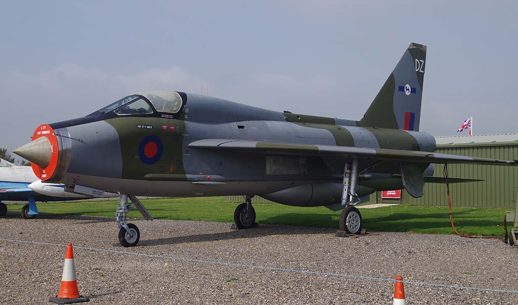 English Electric Lightning - T5 XS417 - Jet & Rocket engined Aircraft ...
