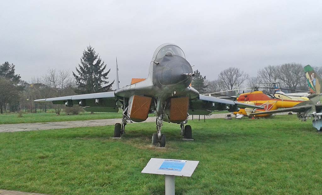 Mikoyan-Gurevich MiG-29UB Fulcrum-B Trainer - Jet & Rocket engined ...