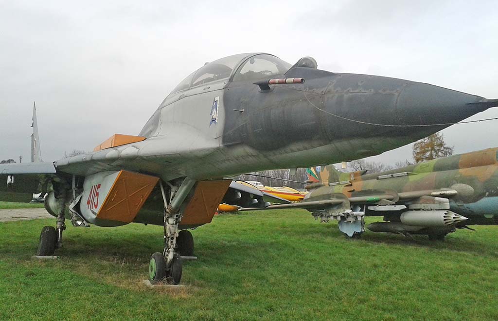 Mikoyan-Gurevich MiG-29UB Fulcrum-B Trainer - Jet & Rocket engined ...