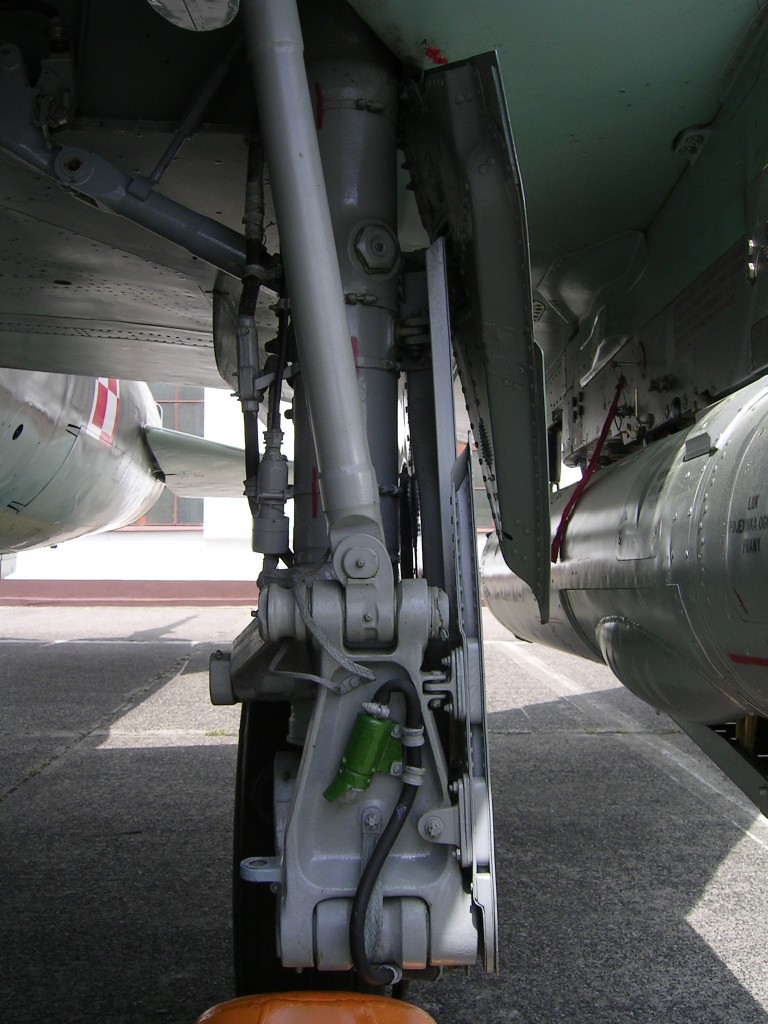 Sukhoi Su-17 / Su-22 Fitter - Jet & Rocket engined Aircraft ...