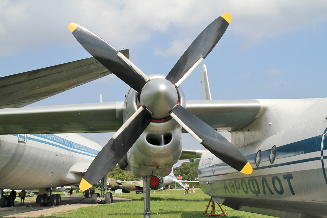 Antonov An-30 Clank - Propeller engined Aircraft - Britmodeller.com