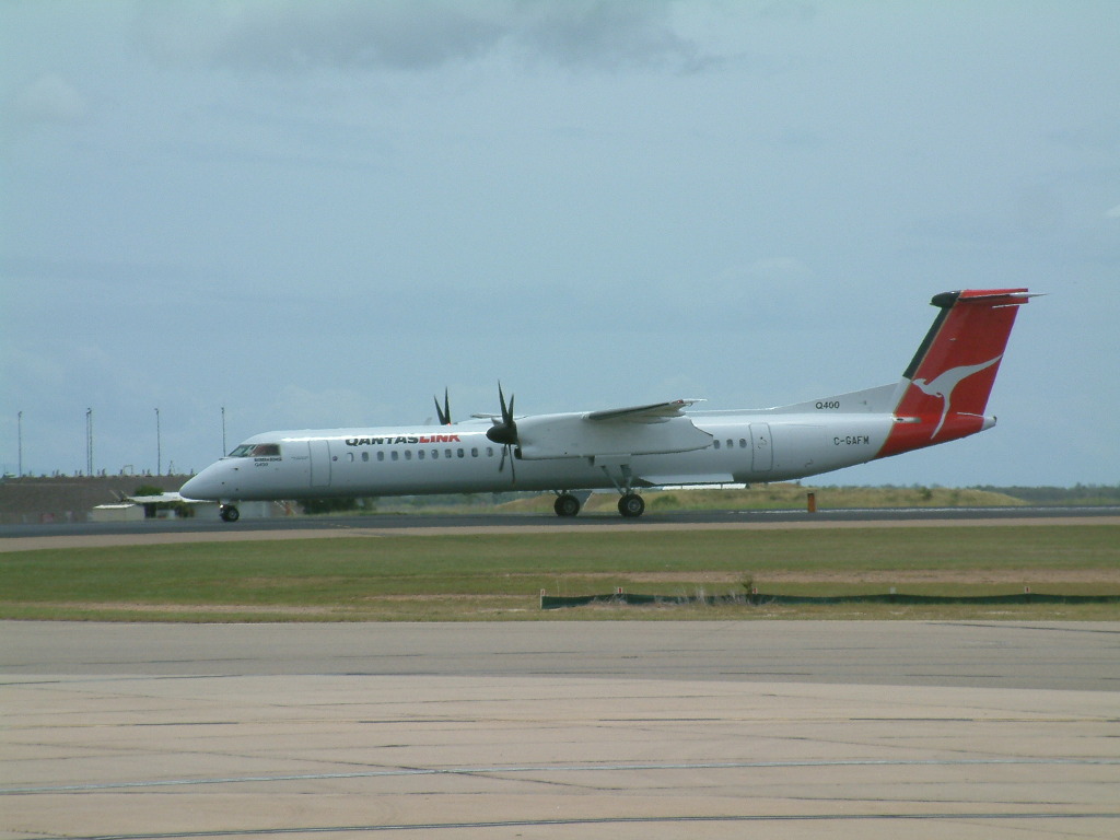 Bombardier / de Havilland Canada Dash 8 - Propeller engined Aircraft ...