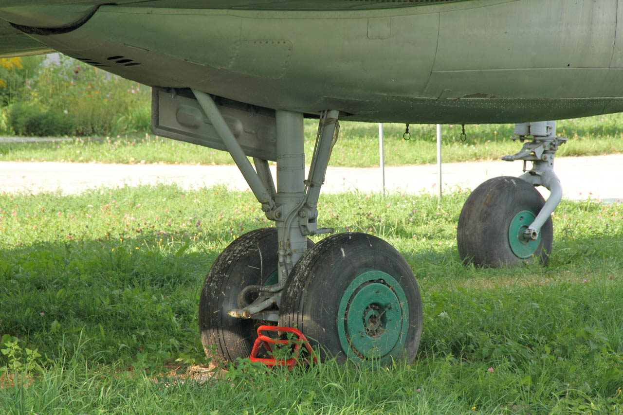 Ilyushin Il-14 - Crate - Propeller engined Aircraft - Britmodeller.com