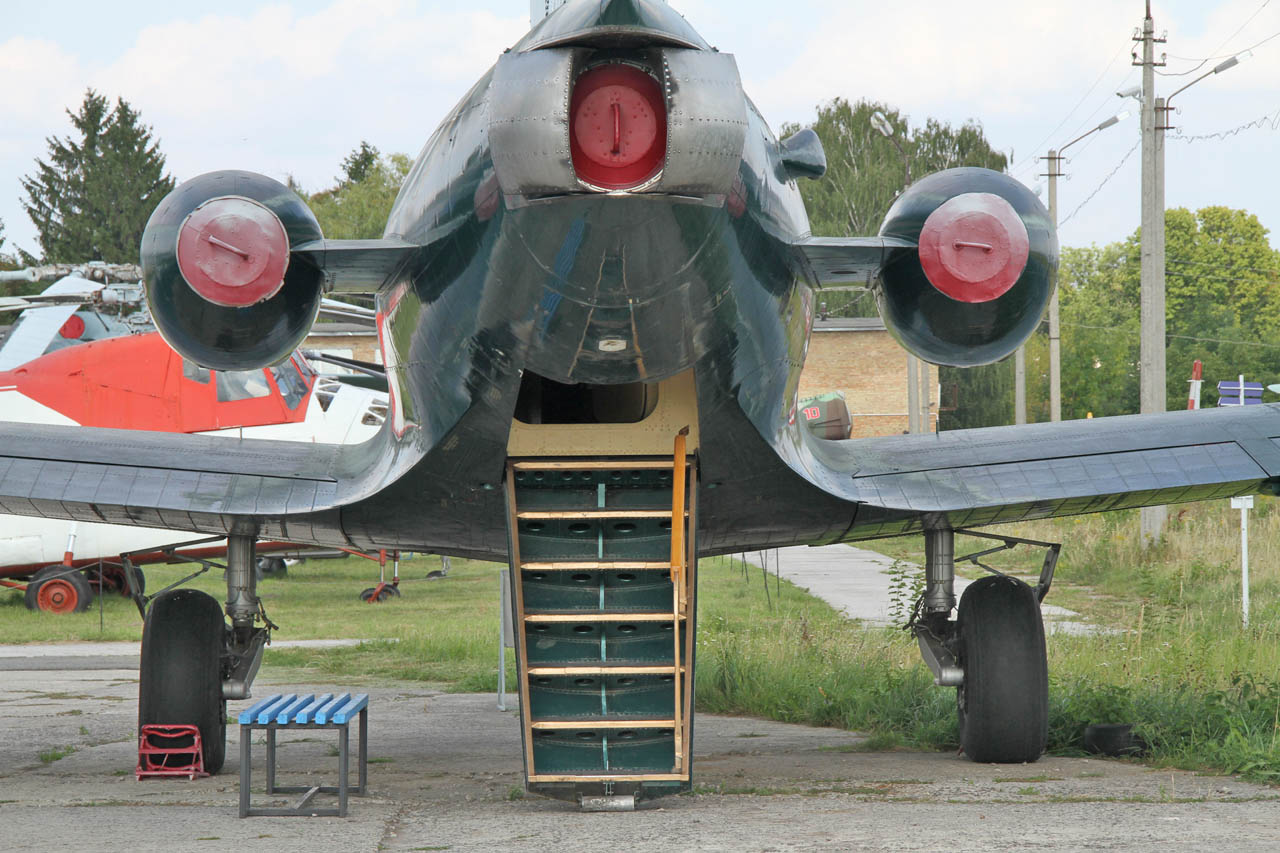 Yakolev Yak-40 Codling - Jet & Rocket engined Aircraft - Britmodeller.com
