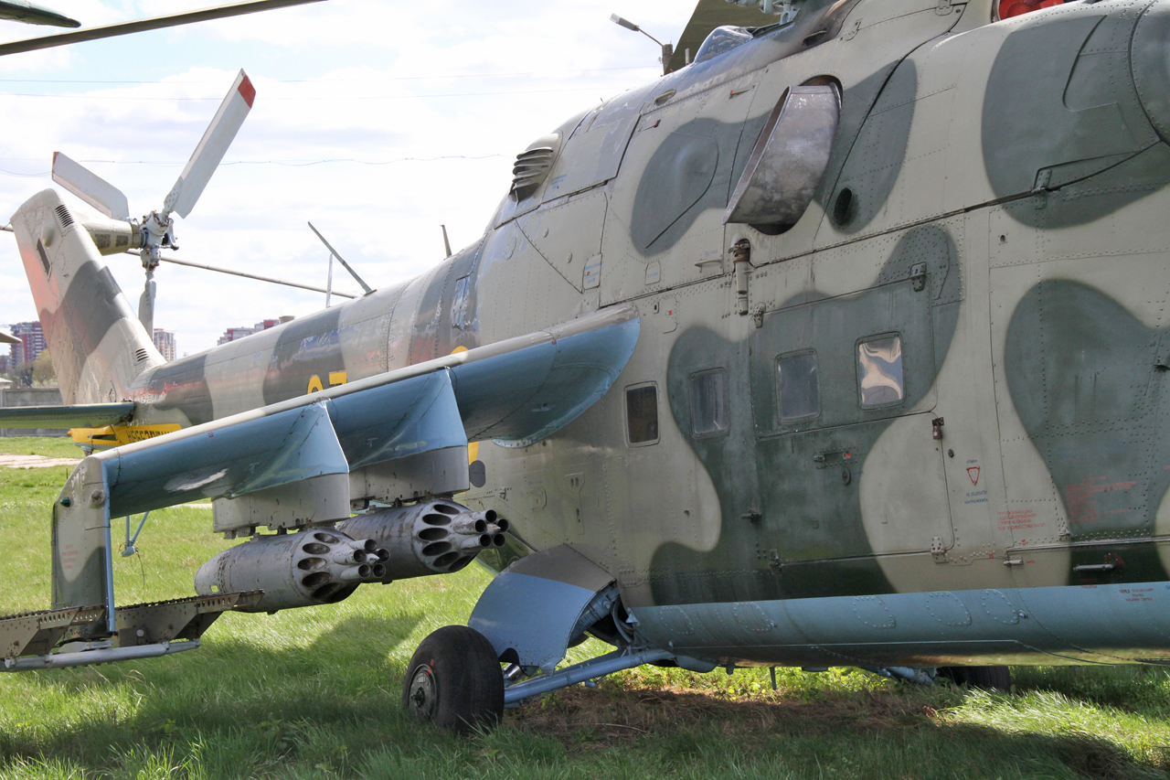 Mil Mi-24D Hind-D - Ukraine - Rotary Wing Aircraft Walkarounds ...