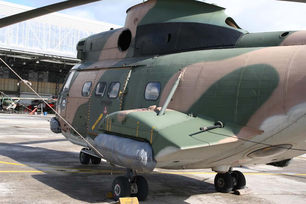 Sud Aviation SA330 Puma - Rotary Wing Aircraft Walkarounds ...