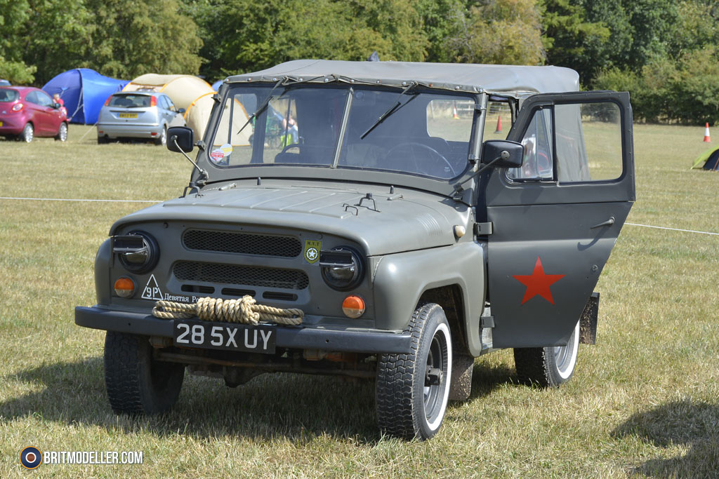 UAZ-469 off-road military light utility vehicle - AFV Walkarounds ...
